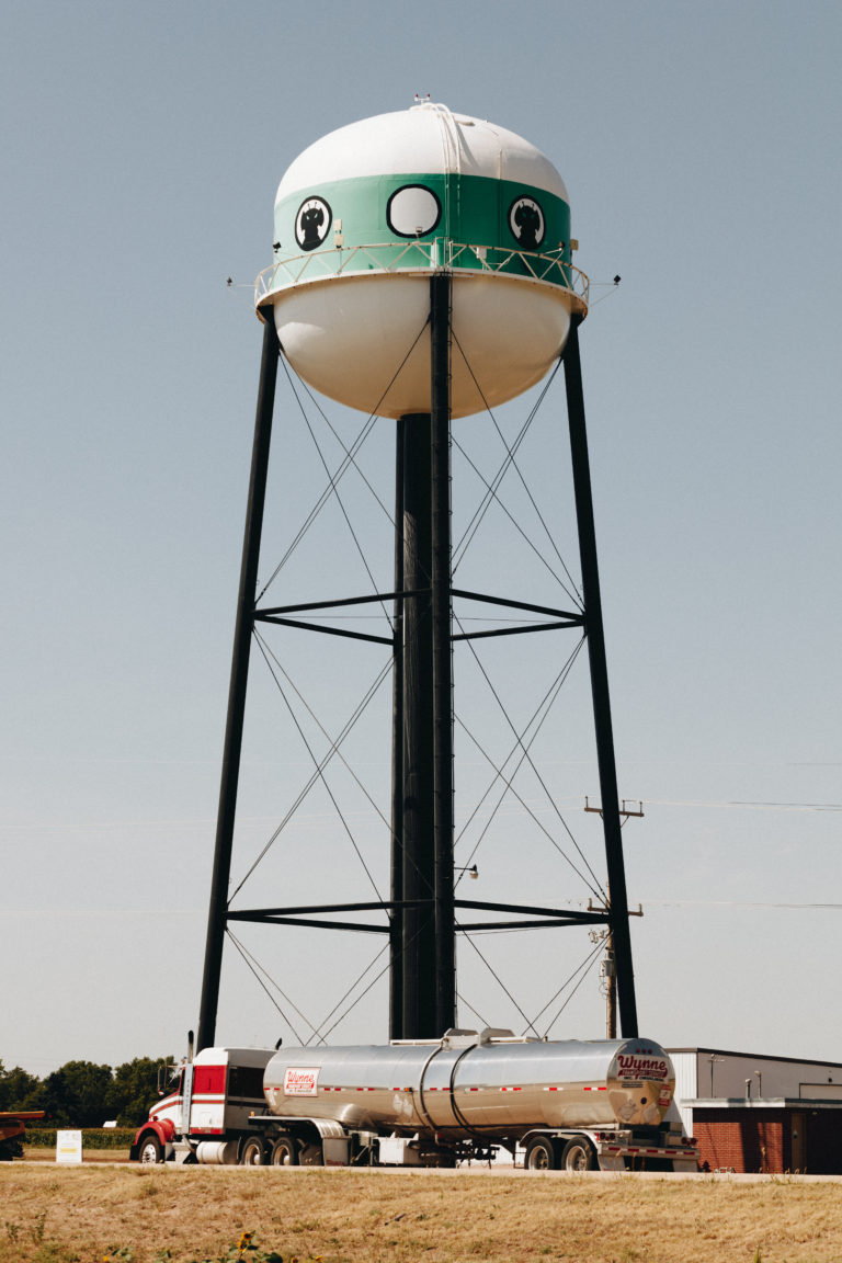 UFO Water Tower - Duncan.co