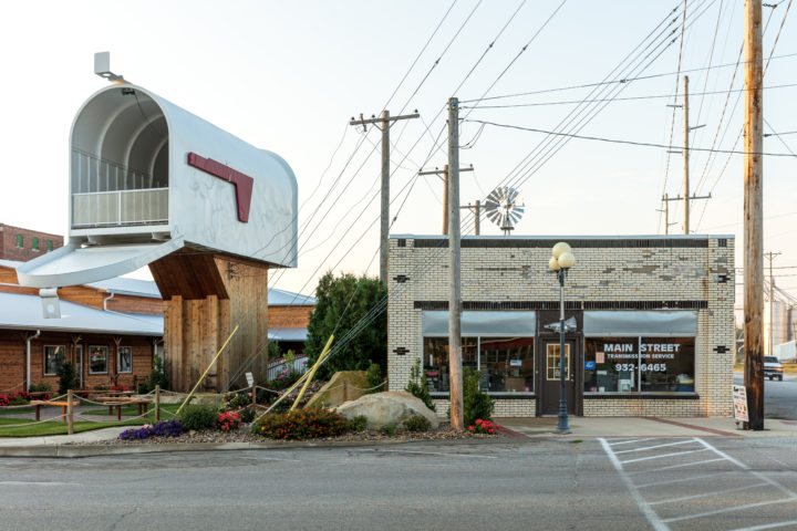 World's Largest Mailbox - Duncan.co