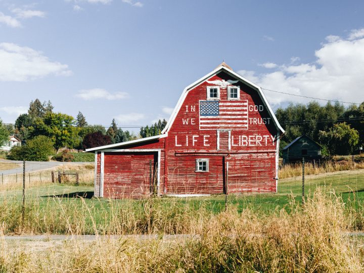 Red Barn With American Flag - Duncan.co