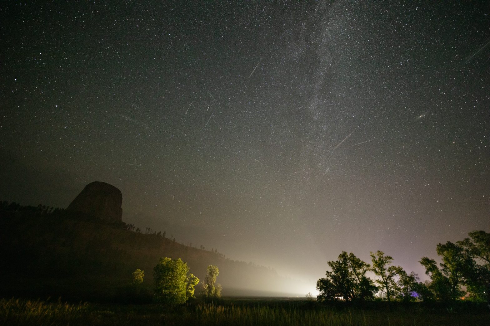 Perseid Meteor Shower at Devil's Tower - Duncan.co