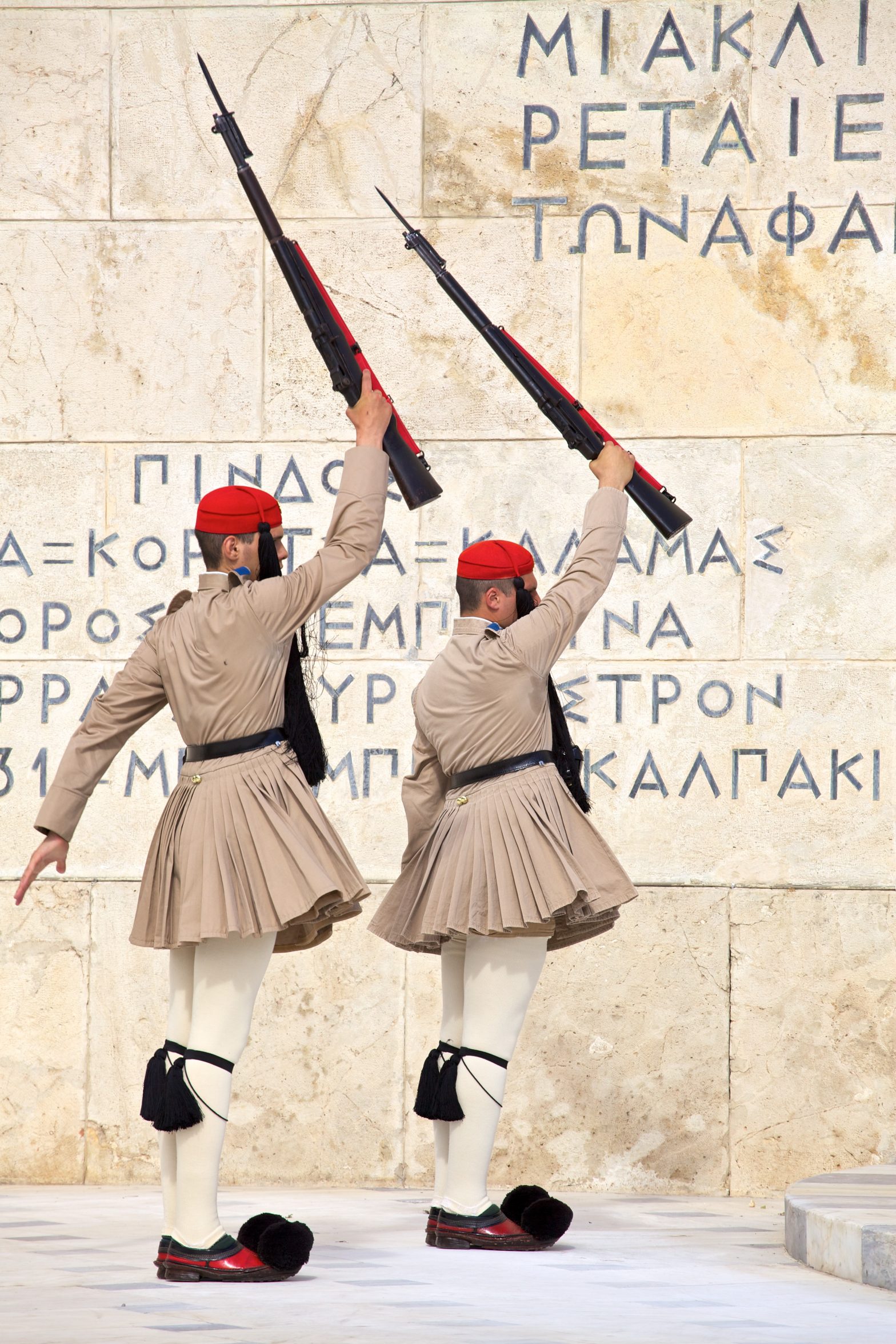 Soldiers Athens Greece Hellenic Parliament / The Evzones Athens Greece ...
