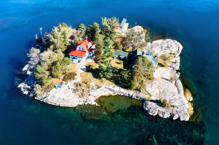 Small Private Island with Cottages - Duncan.co